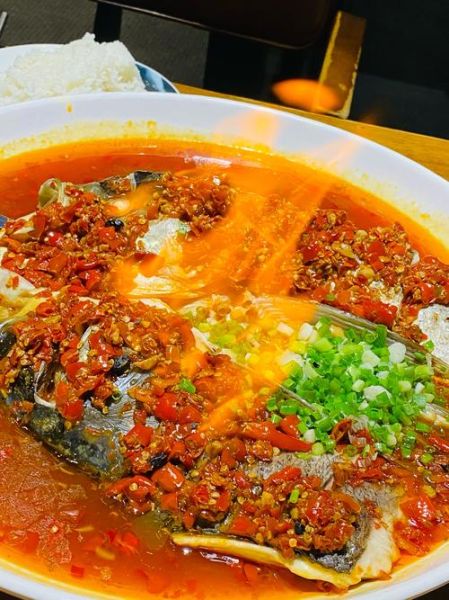 剁椒鱼头怎么做_剁椒鱼头最正宗的做法-第2张图片-山城妙识