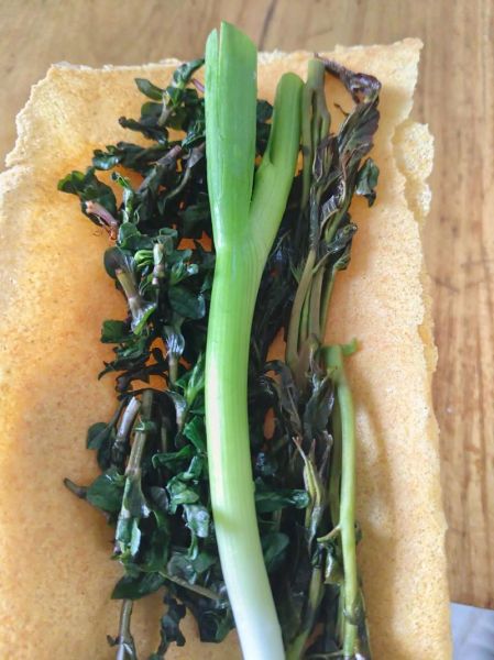 煎饼卷大葱怎么做_正宗山东吃法-第1张图片-山城妙识 煎饼卷大葱怎么做_正宗山东吃法-第1张图片-山城妙识