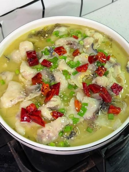 酸菜鱼的家常做法大全_酸菜鱼怎么做好吃又嫩-第3张图片-山城妙识