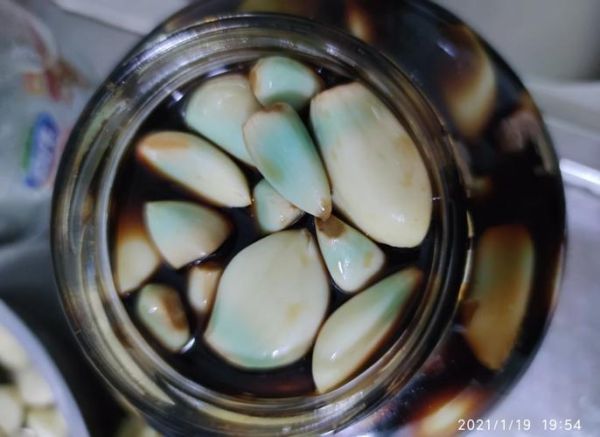 醋泡大蒜变绿能吃吗_变绿原因是什么-第3张图片-山城妙识 醋泡大蒜变绿能吃吗_变绿原因是什么-第3张图片-山城妙识