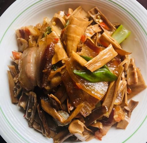 烟熏竹笋干怎么做好吃_烟熏竹笋干的做法大全-第1张图片-山城妙识