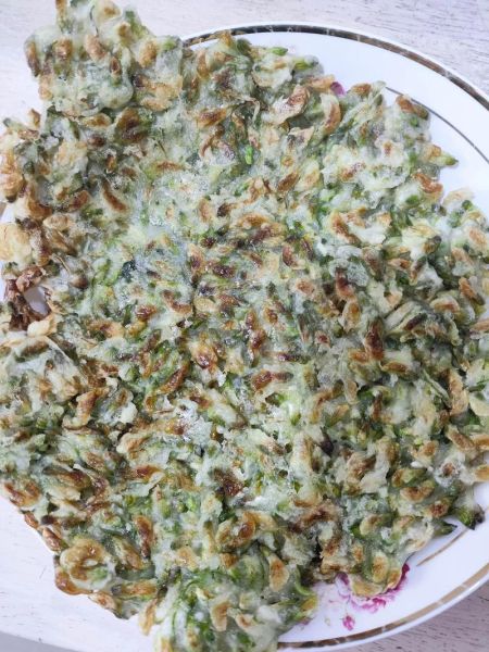 烙槐花饼的做法_槐花饼怎么和面不硬-第3张图片-山城妙识 烙槐花饼的做法_槐花饼怎么和面不硬-第3张图片-山城妙识