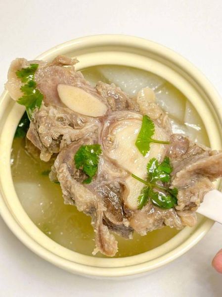 萝卜牛骨头汤怎么做_萝卜牛骨头汤的功效-第1张图片-山城妙识 萝卜牛骨头汤怎么做_萝卜牛骨头汤的功效-第1张图片-山城妙识