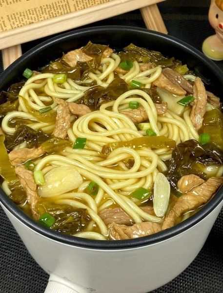 酸菜肉丝面怎么做_酸菜肉丝面热量高吗-第3张图片-山城妙识