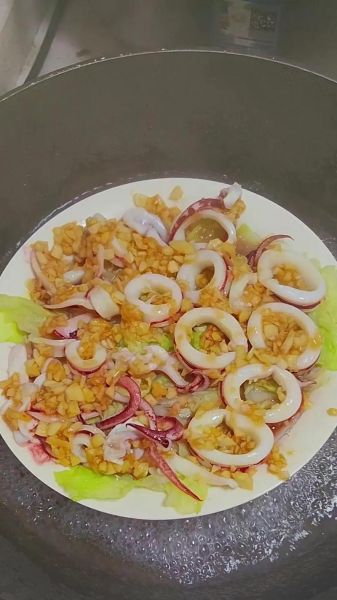 爆炒鱿鱼圈怎么做_爆炒鱿鱼圈用焯水吗-第1张图片-山城妙识 爆炒鱿鱼圈怎么做_爆炒鱿鱼圈用焯水吗-第1张图片-山城妙识