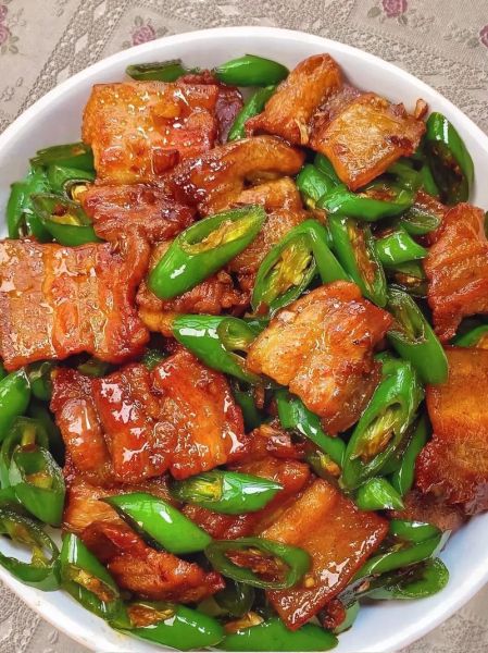 炒五花肉片怎么做好吃_家常五花肉片做法-第1张图片-山城妙识