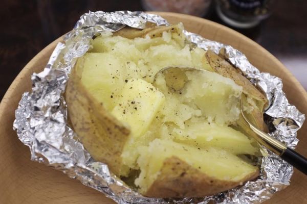 锡纸烤土豆烤箱温度时间_锡纸烤土豆要不要先煮-第3张图片-山城妙识 锡纸烤土豆烤箱温度时间_锡纸烤土豆要不要先煮-第3张图片-山城妙识