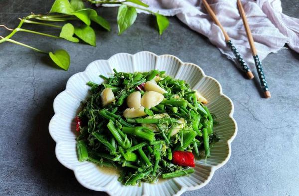 凉拌佛手瓜苗怎么做_佛手瓜苗焯水几分钟-第2张图片-山城妙识 凉拌佛手瓜苗怎么做_佛手瓜苗焯水几分钟-第2张图片-山城妙识