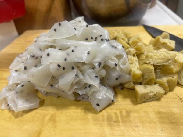 凉皮怎么做才筋道_凉皮配料有哪些-第2张图片-山城妙识 凉皮怎么做才筋道_凉皮配料有哪些-第2张图片-山城妙识