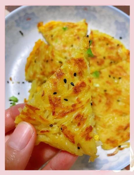 煎土豆丝饼怎么做好吃_土豆丝饼不碎技巧-第1张图片-山城妙识
