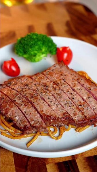 牛排怎么煎好吃又嫩_牛排煎多久才嫩-第3张图片-山城妙识 牛排怎么煎好吃又嫩_牛排煎多久才嫩-第3张图片-山城妙识
