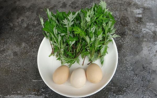 吃艾叶煮鸡蛋排出黑东西_怎么回事-第3张图片-山城妙识