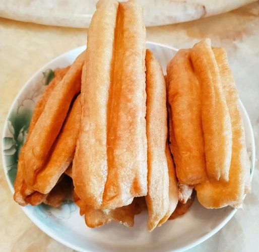 家庭做小油条简单方法_10分钟速成-第1张图片-山城妙识 家庭做小油条简单方法_10分钟速成-第1张图片-山城妙识