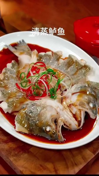 广式清蒸鱼怎么做才鲜嫩_蒸鱼豉油什么时候放-第3张图片-山城妙识 广式清蒸鱼怎么做才鲜嫩_蒸鱼豉油什么时候放-第3张图片-山城妙识
