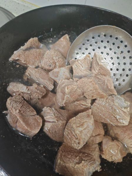 牛肉不缩水的方法_为什么焯水会变小-第1张图片-山城妙识