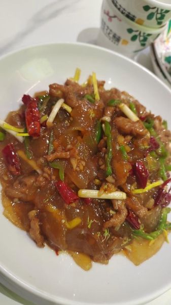 拉皮肉丝怎么炒好吃_家常拉皮肉丝做法-第1张图片-山城妙识