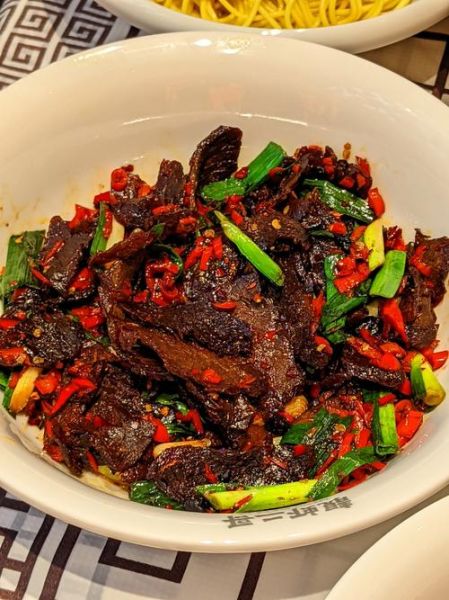 炒嫩牛肉怎么腌制_炒嫩牛肉用什么部位-第1张图片-山城妙识 炒嫩牛肉怎么腌制_炒嫩牛肉用什么部位-第1张图片-山城妙识