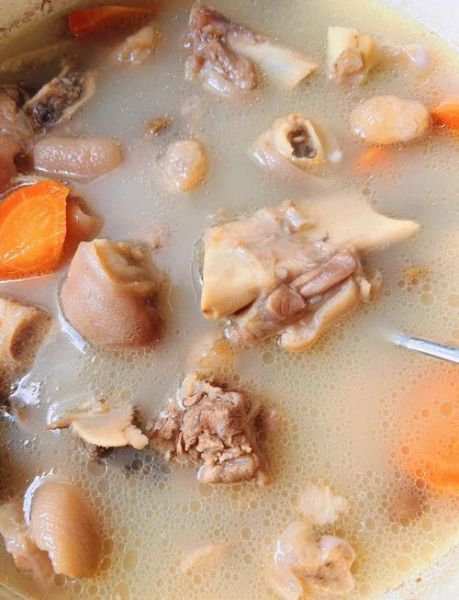 猪脚汤的做法_猪脚汤的功效与禁忌-第2张图片-山城妙识 猪脚汤的做法_猪脚汤的功效与禁忌-第2张图片-山城妙识