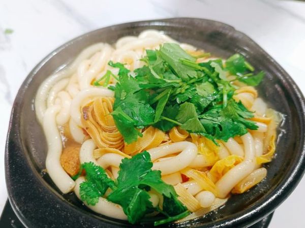 土豆粉多少钱一碗_土豆粉价格为什么差距大-第1张图片-山城妙识 土豆粉多少钱一碗_土豆粉价格为什么差距大-第1张图片-山城妙识