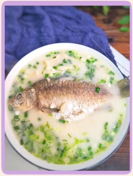 鲫鱼汤怎么做最好吃_鲫鱼汤怎么炖才奶白-第1张图片-山城妙识