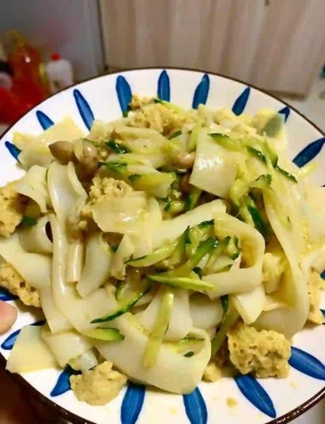 家庭自制凉皮的做法_普通面粉怎么做凉皮-第1张图片-山城妙识 家庭自制凉皮的做法_普通面粉怎么做凉皮-第1张图片-山城妙识