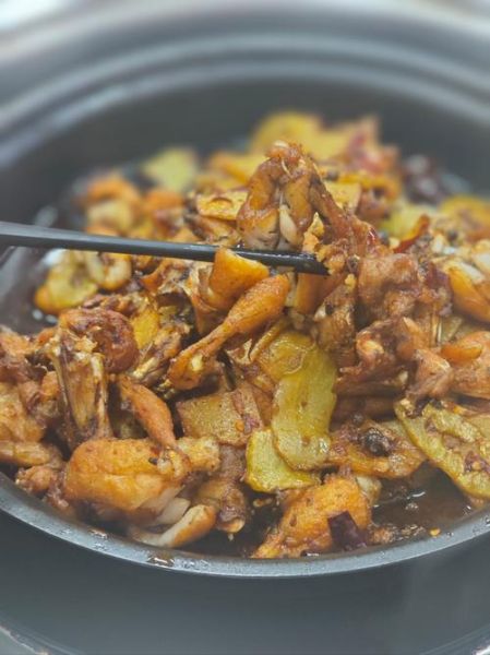 干锅牛蛙虾怎么做_干锅牛蛙虾做法步骤-第3张图片-山城妙识