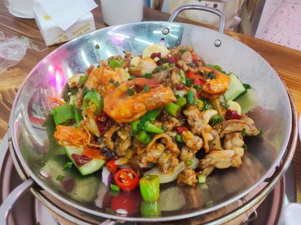 干锅牛蛙虾怎么做_干锅牛蛙虾做法步骤-第1张图片-山城妙识