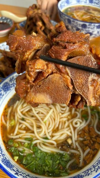 牛骨面怎么做才好吃_牛骨面汤底的秘密-第1张图片-山城妙识