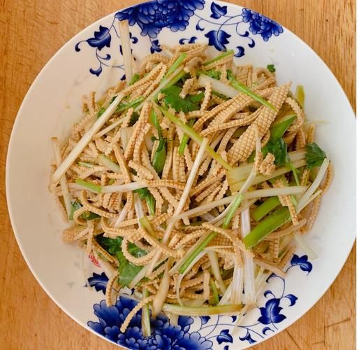 凉拌豆腐丝怎么做好吃_凉拌豆腐丝热量高吗-第1张图片-山城妙识 凉拌豆腐丝怎么做好吃_凉拌豆腐丝热量高吗-第1张图片-山城妙识