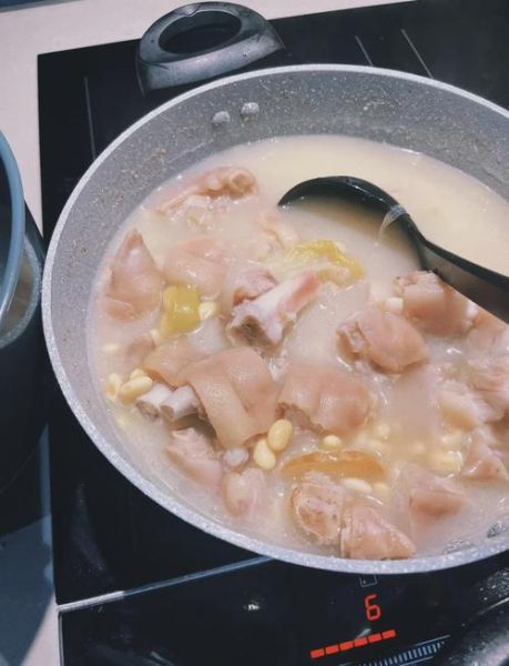 猪蹄汤怎么做_猪蹄汤去腥增香的秘诀-第2张图片-山城妙识 猪蹄汤怎么做_猪蹄汤去腥增香的秘诀-第2张图片-山城妙识