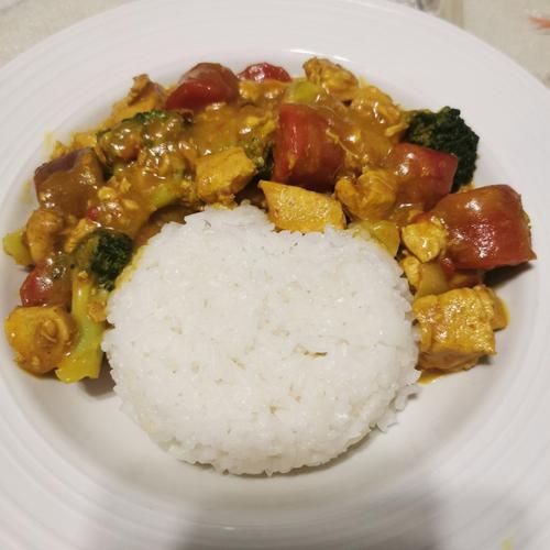 咖喱鸡肉米饭怎么做_咖喱鸡肉米饭需要哪些食材-第2张图片-山城妙识