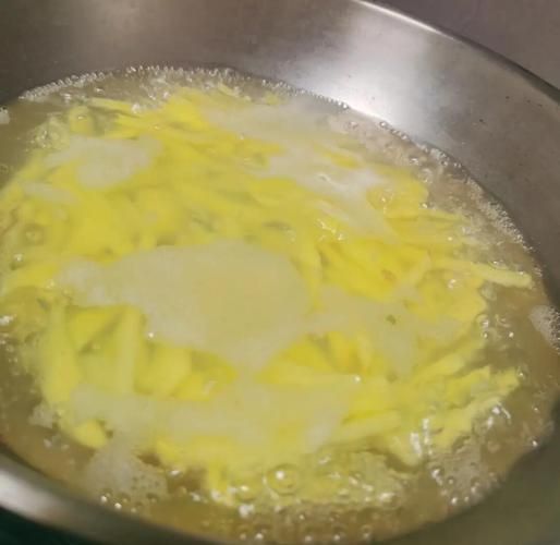 空气炸锅炸薯条怎么做_冷冻薯条需要解冻吗-第2张图片-山城妙识 空气炸锅炸薯条怎么做_冷冻薯条需要解冻吗-第2张图片-山城妙识