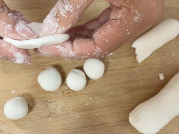 包汤圆怎么和面_包汤圆不破皮技巧-第2张图片-山城妙识