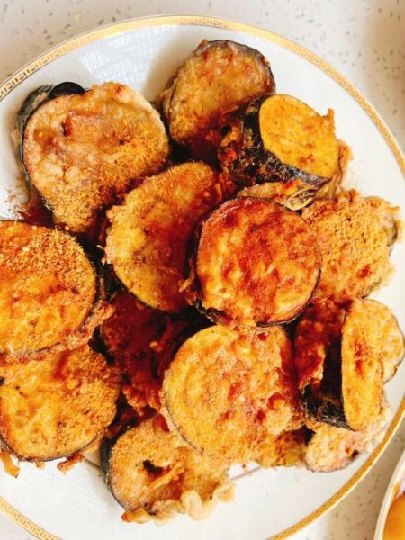 家常炸茄盒怎么做好吃又简单_炸茄盒酥脆不吸油技巧-第3张图片-山城妙识 家常炸茄盒怎么做好吃又简单_炸茄盒酥脆不吸油技巧-第3张图片-山城妙识