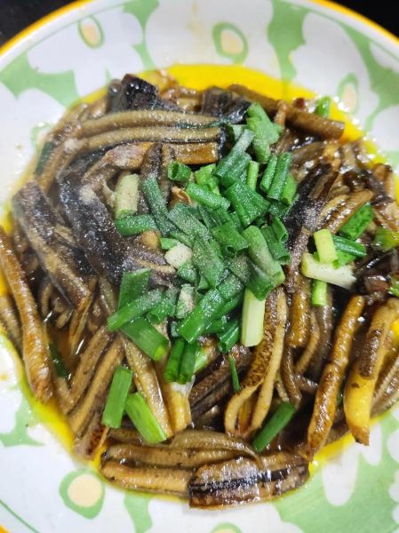 爆炒鳝丝怎么做好吃_爆炒鳝丝的家常做法-第1张图片-山城妙识