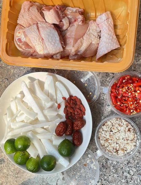 椰子鸡怎么做才正宗_椰子鸡图片真实做法-第1张图片-山城妙识 椰子鸡怎么做才正宗_椰子鸡图片真实做法-第1张图片-山城妙识