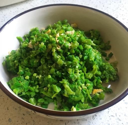 豇豆鸡蛋饺子馅怎么做_豇豆鸡蛋饺子馅的做法大全-第3张图片-山城妙识