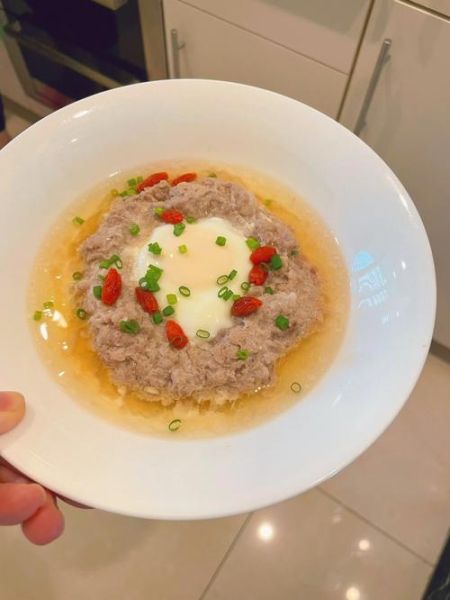 上海肉饼子蒸蛋怎么做_蒸多久才嫩滑-第1张图片-山城妙识