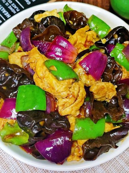 木耳炒洋葱怎么炒好吃_木耳炒洋葱的家常做法-第1张图片-山城妙识