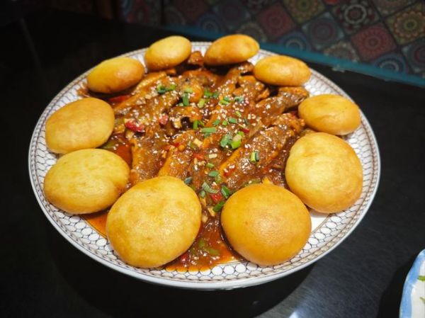 铁锅炖鱼贴饼子怎么做_贴饼子用什么面最好-第1张图片-山城妙识 铁锅炖鱼贴饼子怎么做_贴饼子用什么面最好-第1张图片-山城妙识