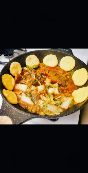 铁锅炖鱼贴饼子怎么做_贴饼子用什么面最好-第2张图片-山城妙识 铁锅炖鱼贴饼子怎么做_贴饼子用什么面最好-第2张图片-山城妙识