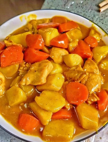 咖喱鸡胸肉怎么做好吃_咖喱鸡胸肉的做法窍门-第1张图片-山城妙识