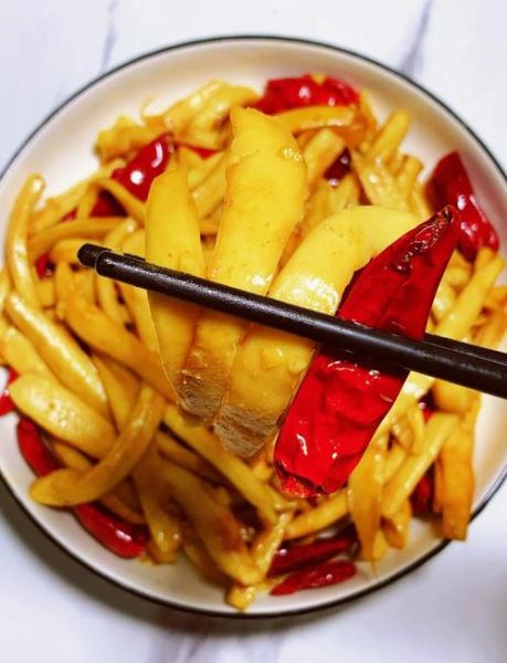 干煸杏鲍菇怎么做好吃_干煸杏鲍菇要不要焯水-第2张图片-山城妙识