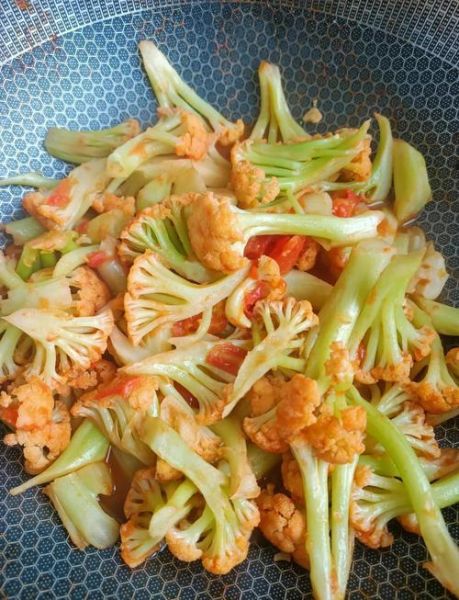 番茄炒菜花怎么炒好吃_番茄炒菜花的做法窍门-第1张图片-山城妙识