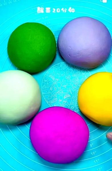 彩色饺子皮怎么做颜色更鲜艳_天然色素还是人工色素好-第1张图片-山城妙识