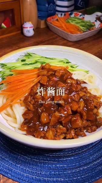 肉丁炸酱怎么做才香_炸酱面肉丁大小切多少合适-第3张图片-山城妙识
