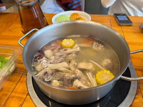 椰子鸡火锅菜单有哪些_椰子鸡火锅怎么吃最正宗-第2张图片-山城妙识