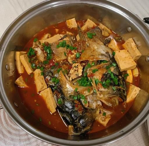 鱼头豆腐汤怎么做才白_鱼头豆腐汤去腥窍门-第1张图片-山城妙识 鱼头豆腐汤怎么做才白_鱼头豆腐汤去腥窍门-第1张图片-山城妙识