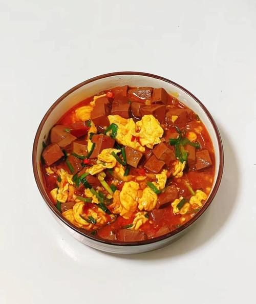 新鲜猪血怎么做好吃_猪血炒什么最香-第2张图片-山城妙识