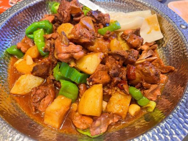 正宗新疆大盘鸡怎么做_大盘鸡用什么鸡最好-第2张图片-山城妙识